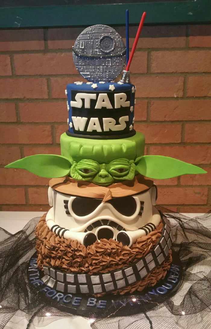 4-layer Star Wars cake made from scratch by my Aunt Kim - 9GAG