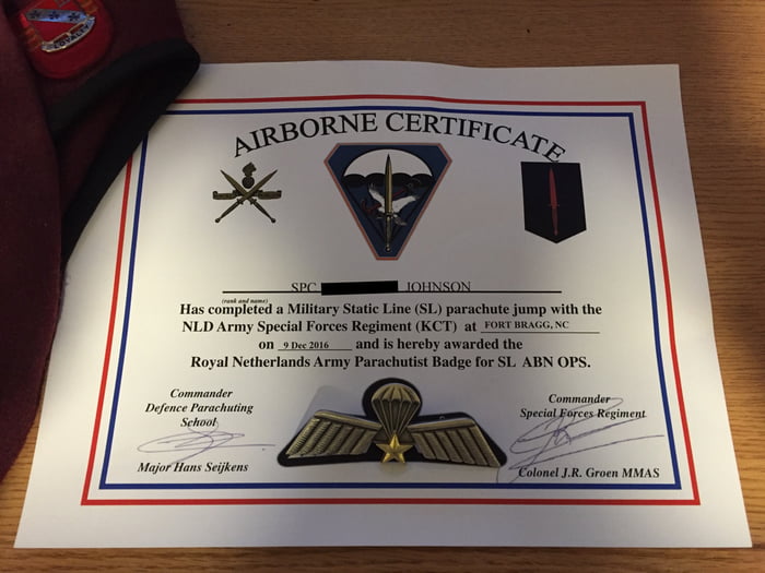 Earned some Dutch airborne wings today. (American here) - 9GAG