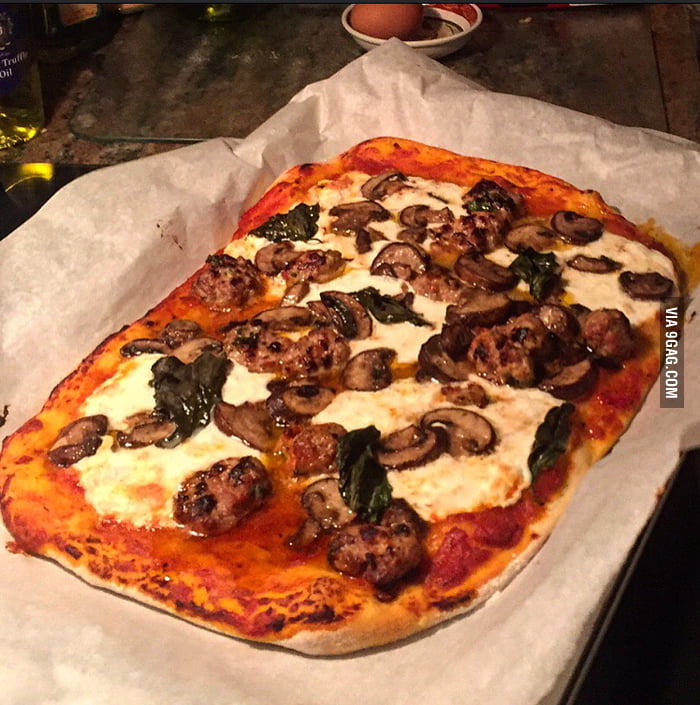 Sweat Italian sausage, homemade mozzarella, portobello mushroom, and ...