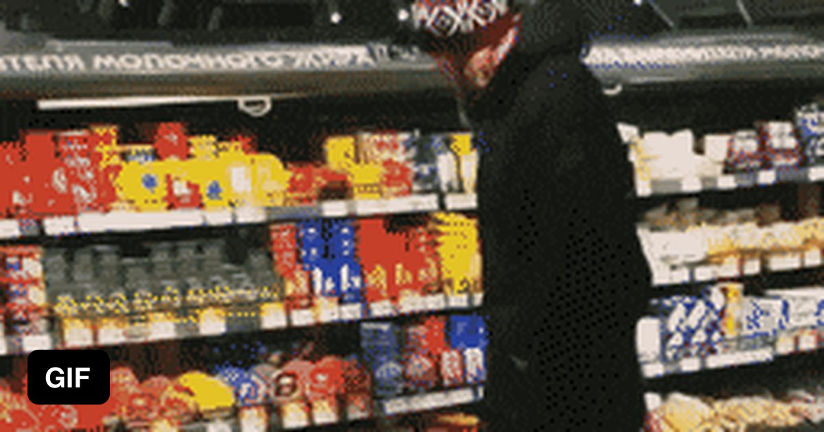 With inflation theses days, I can only do a little shopping. - 9GAG