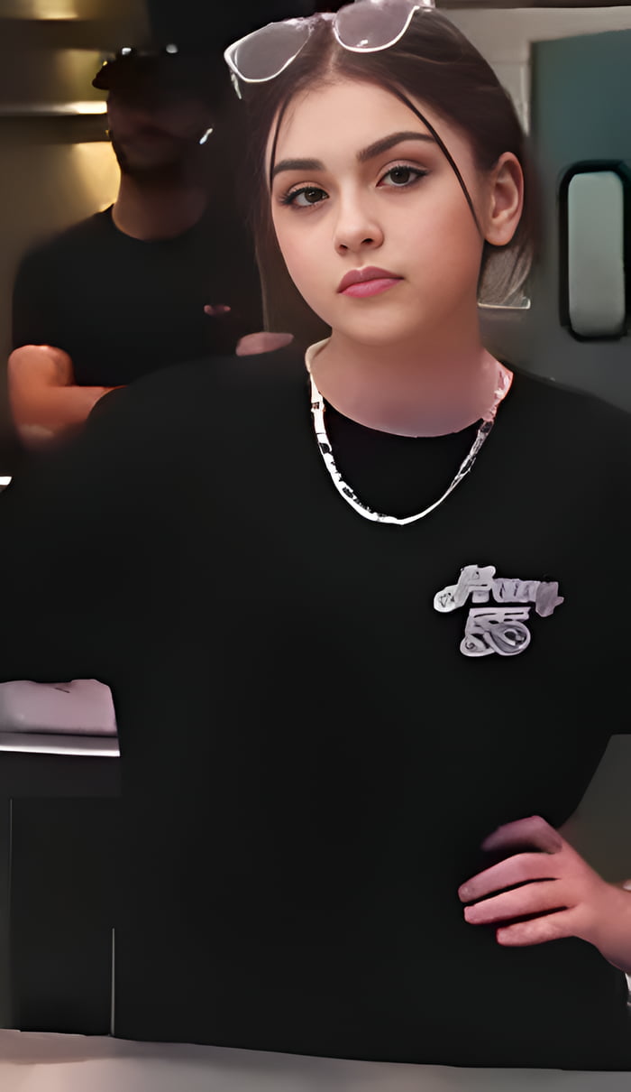 Did any 9gaggers find this beauty - she needs to be famous - 9GAG