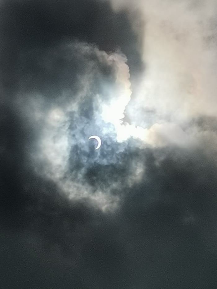 Honduras' eclipse.... - 9GAG