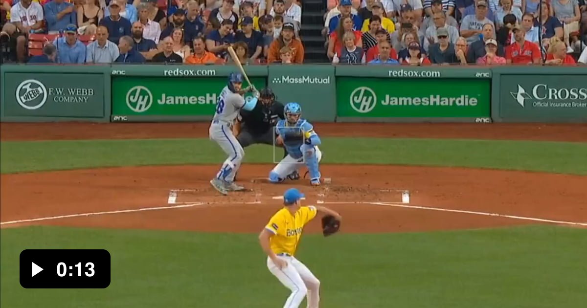 Baseball gets stuck in outfield light at Fenway Park - 9GAG