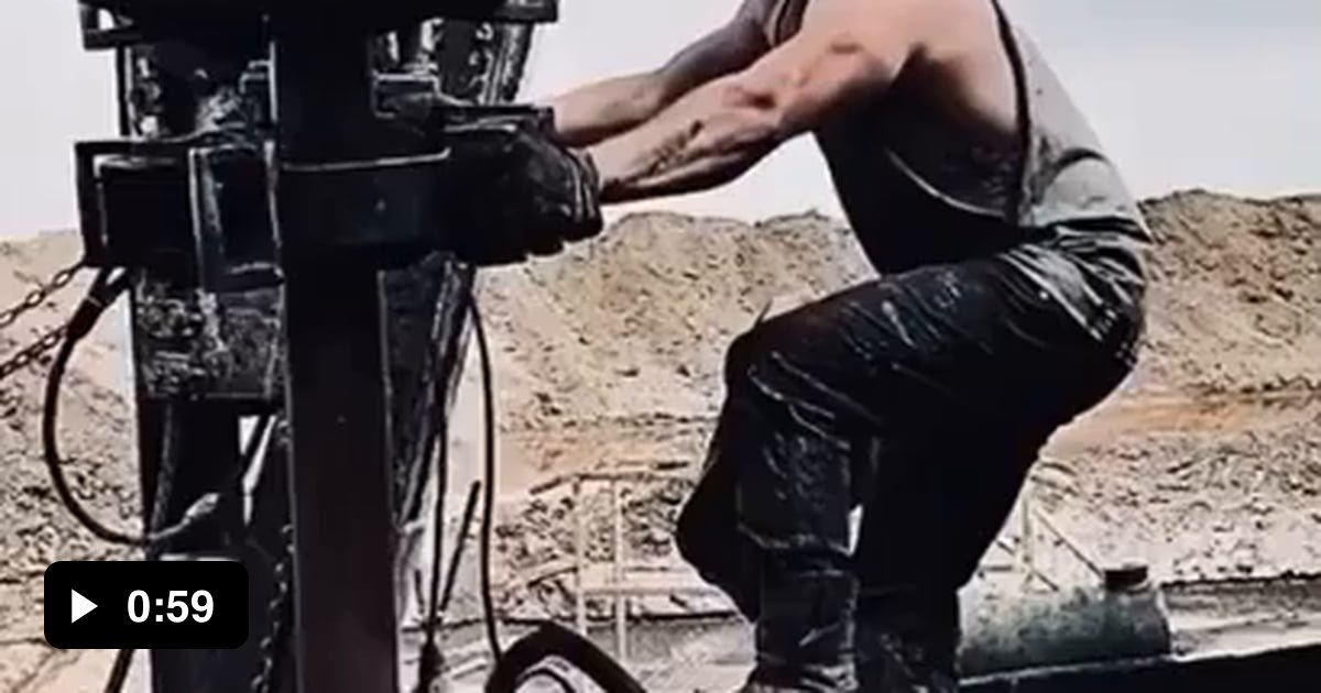 Oil well drilling looks absurdly dangerous - 9GAG