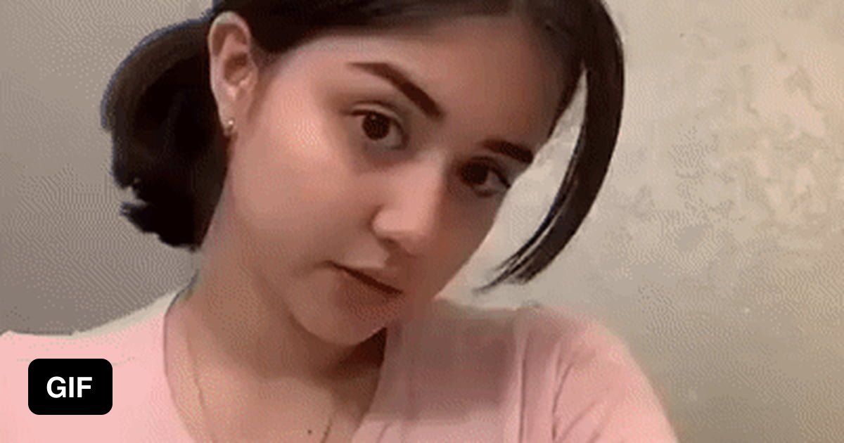 Cutie in a tight top - 9GAG