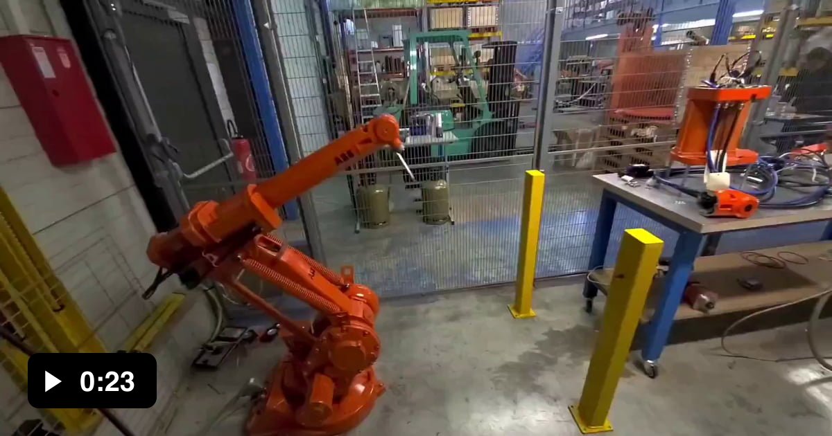 My robots TCP (tool center point) précision - 9GAG