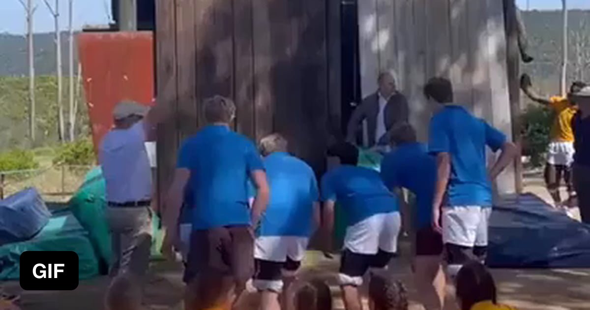 Some teamwork there - 9GAG