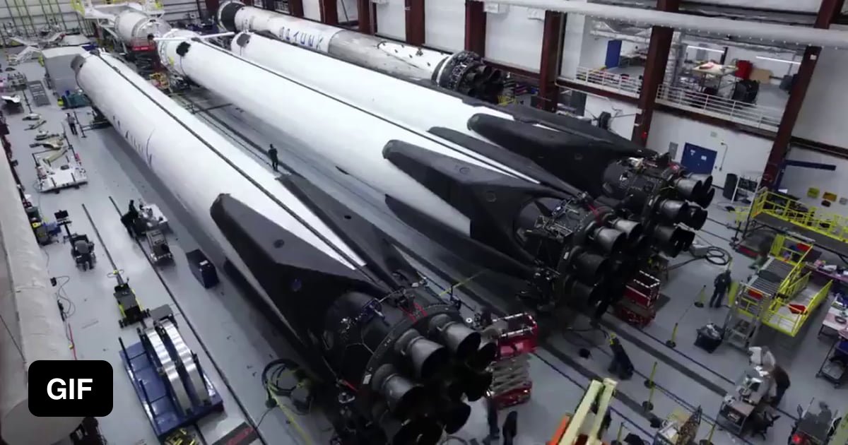 SpaceX assembling the Falcon Heavy - 9GAG