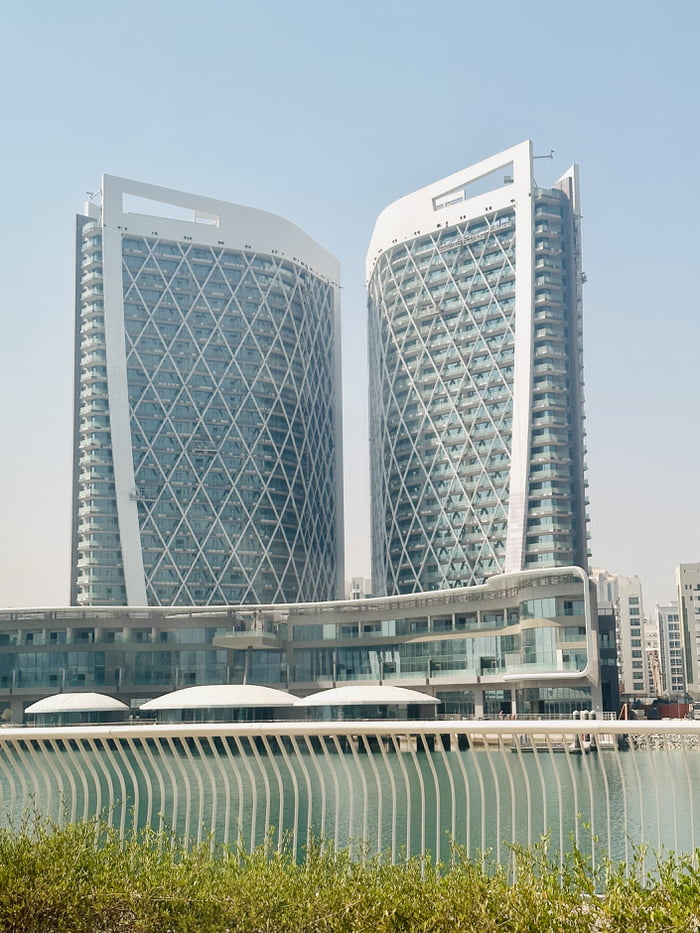 PS5 Building in Abu Dhabi. - 9GAG