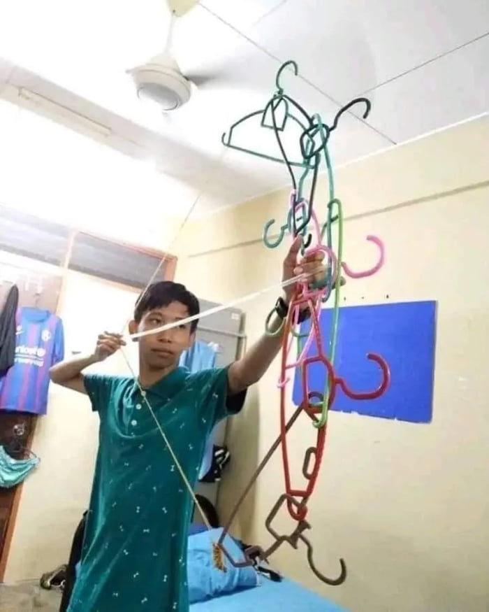 Hanger Game - 9GAG