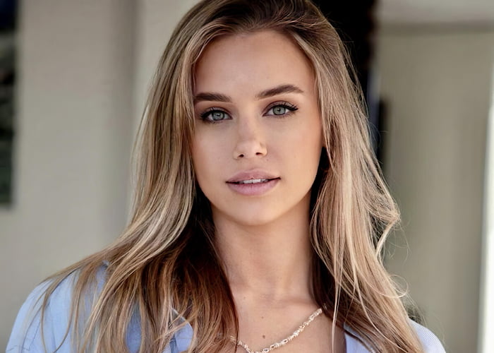 Glamour model Hailey - 9GAG