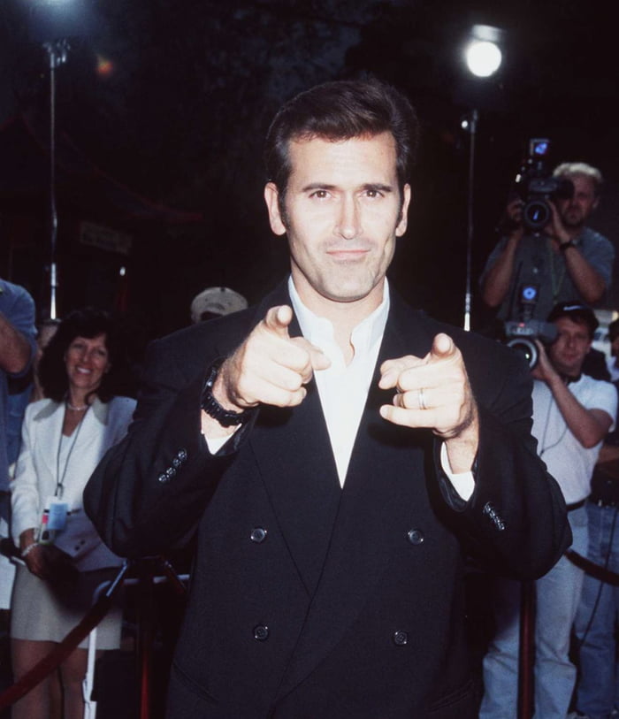 Bruce Campbell being groovy (1996) - 9GAG