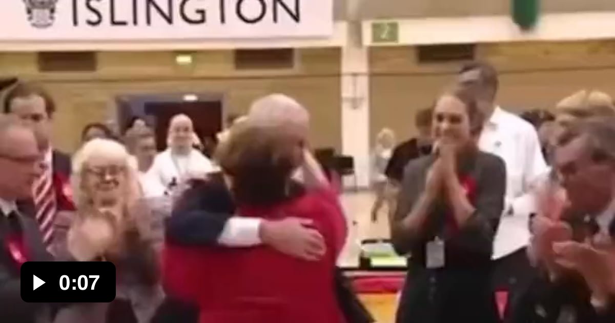 One of the worst high five misses of history - 9GAG