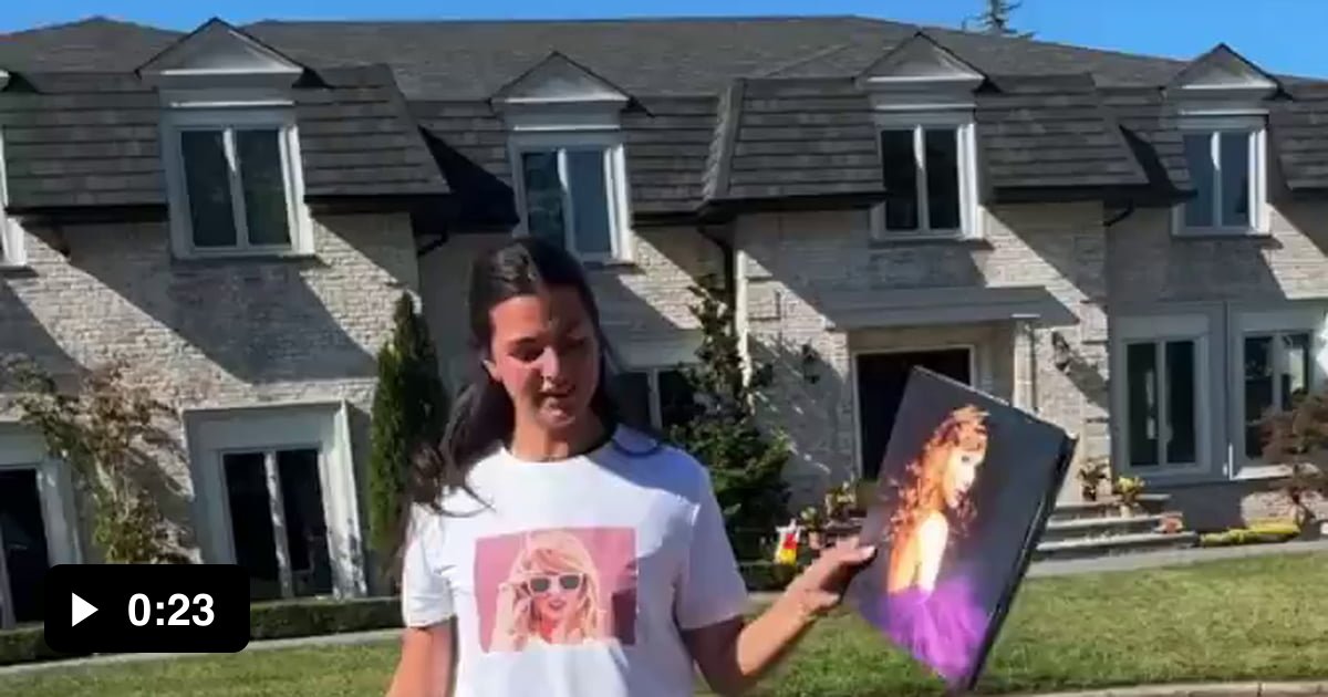 LOL!!! Swifties are BURNlNG their Taylor Swift merch and memorabilia ...