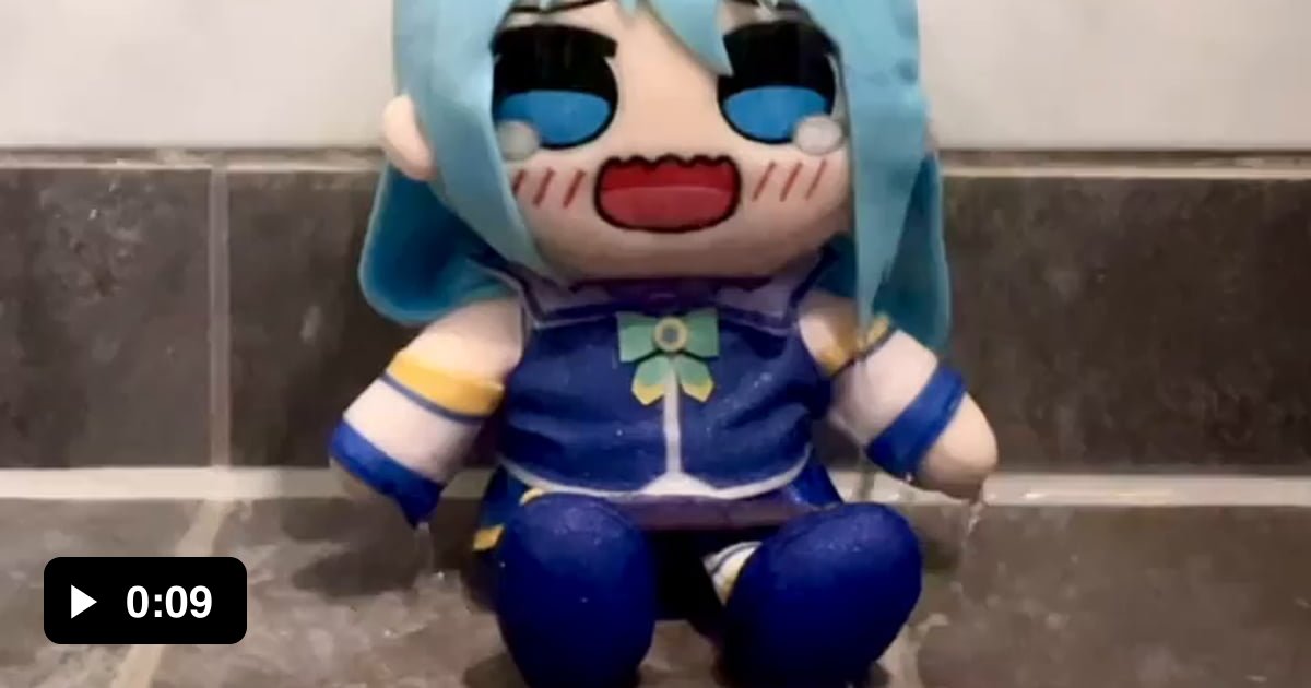 Aqua takes a shower - 9GAG