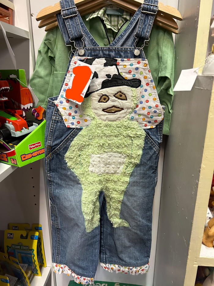 These homemade Teletubbies Overalls - 9GAG