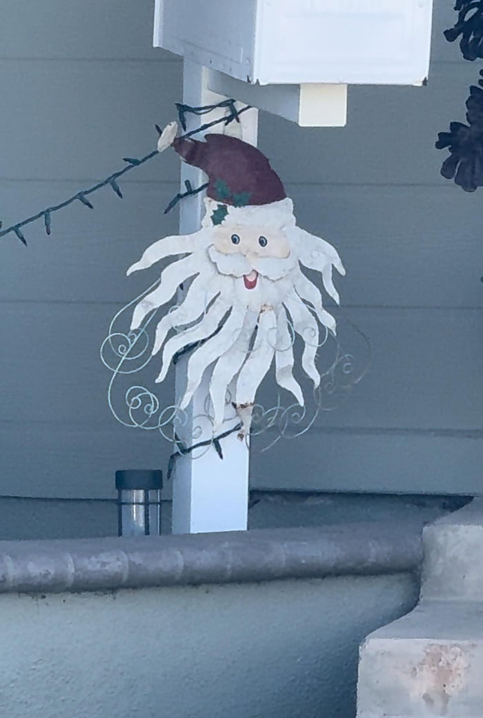 Santa Cl'octopus, Terror of the Deep - 9GAG