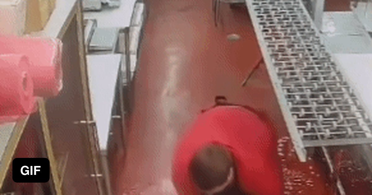 Definitely not reversed - 9GAG