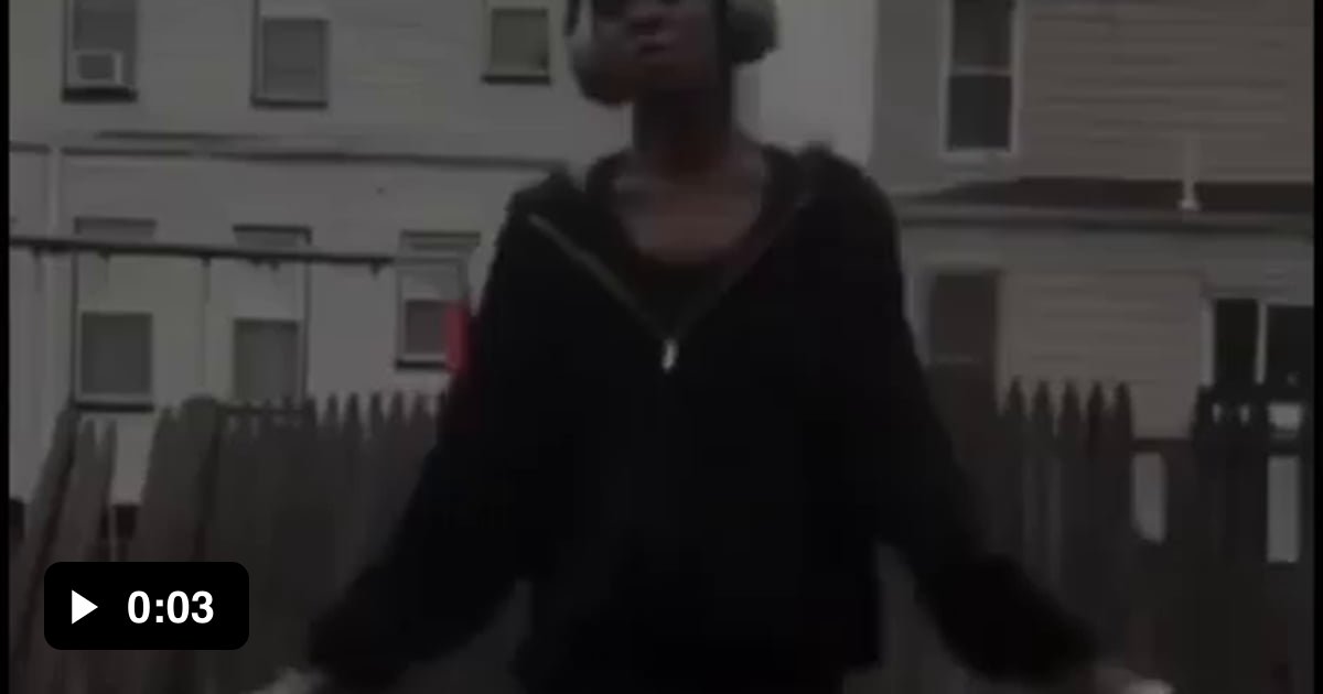 Someone just jumping on a rope. - 9GAG