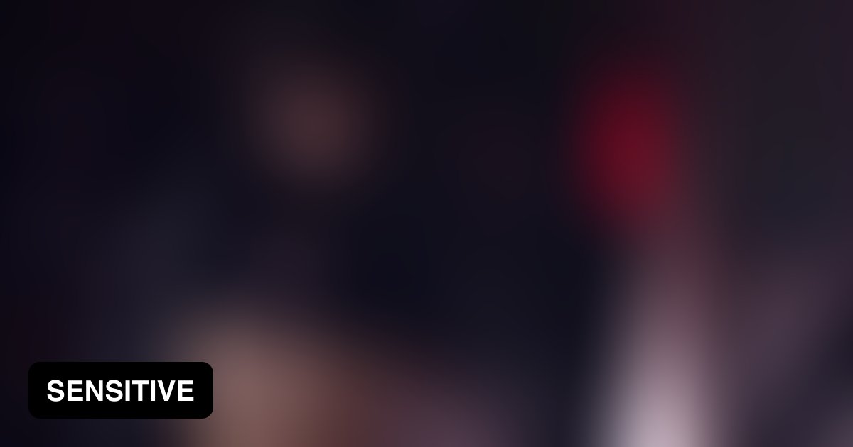 Lisa from BlackPink ate the Victoria Secret's runway - 9GAG