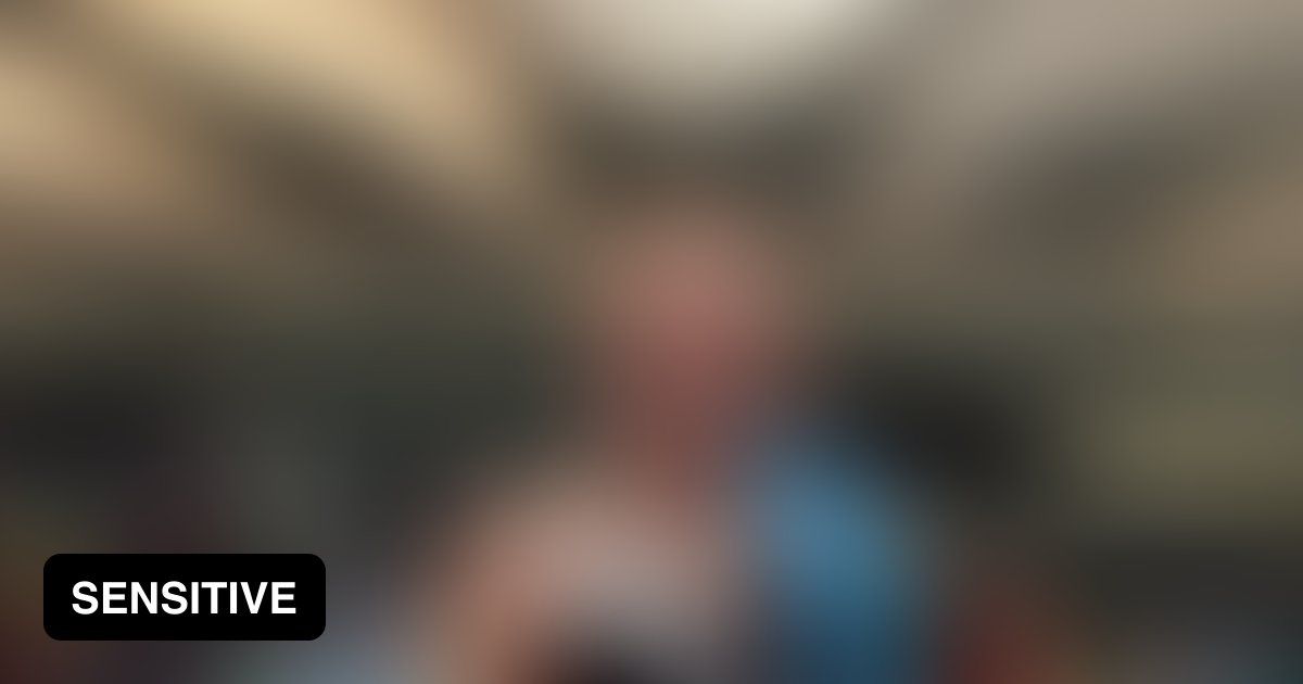 This amazing dive from Canadian diver Molly Carlson - 9GAG