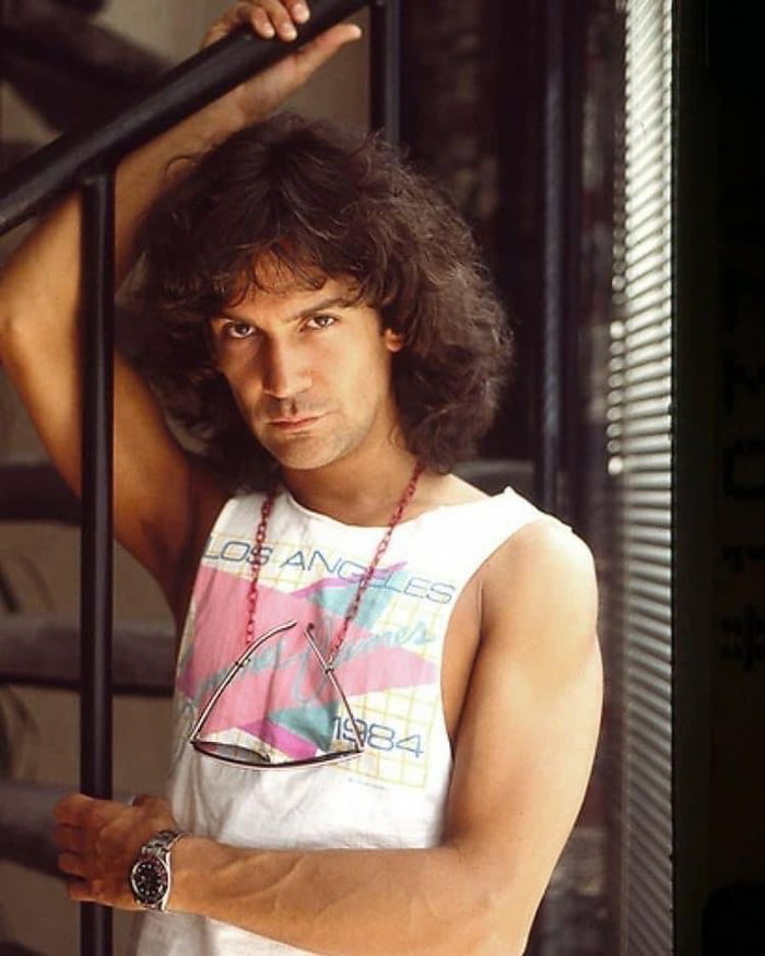 Happy 73rd birthday to rocker Billy Squier! (1984) - 9GAG