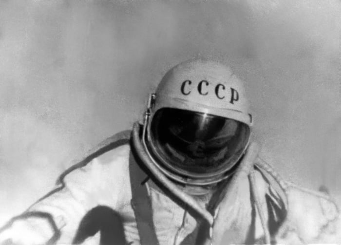 On 18 March 1965 Russian cosmonaut Alexei Leonov steps from the ...
