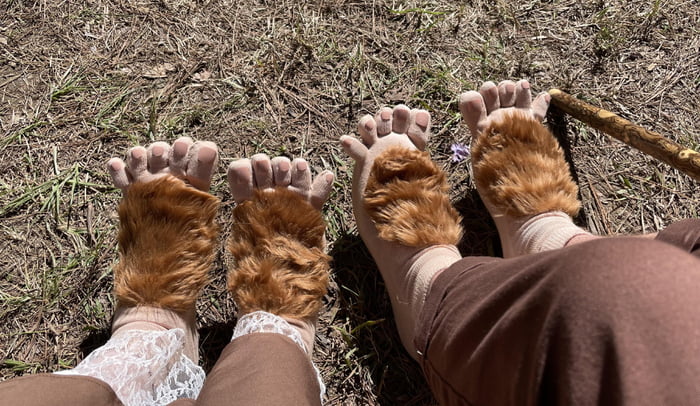 DIY hobbit feet for the TX Renaissance Festival! - 9GAG