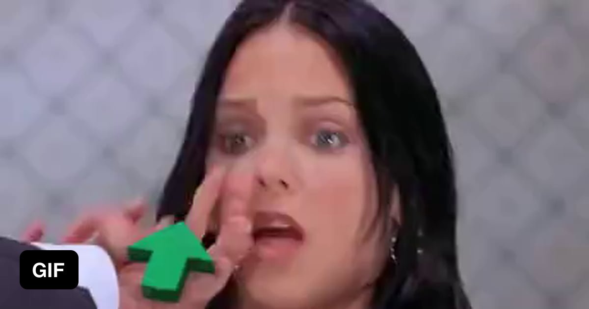 Who is the gurl? - 9GAG