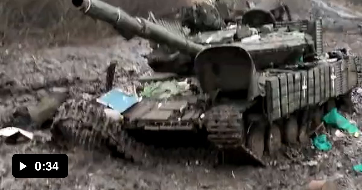 A broken column of armored vehicles - 9GAG