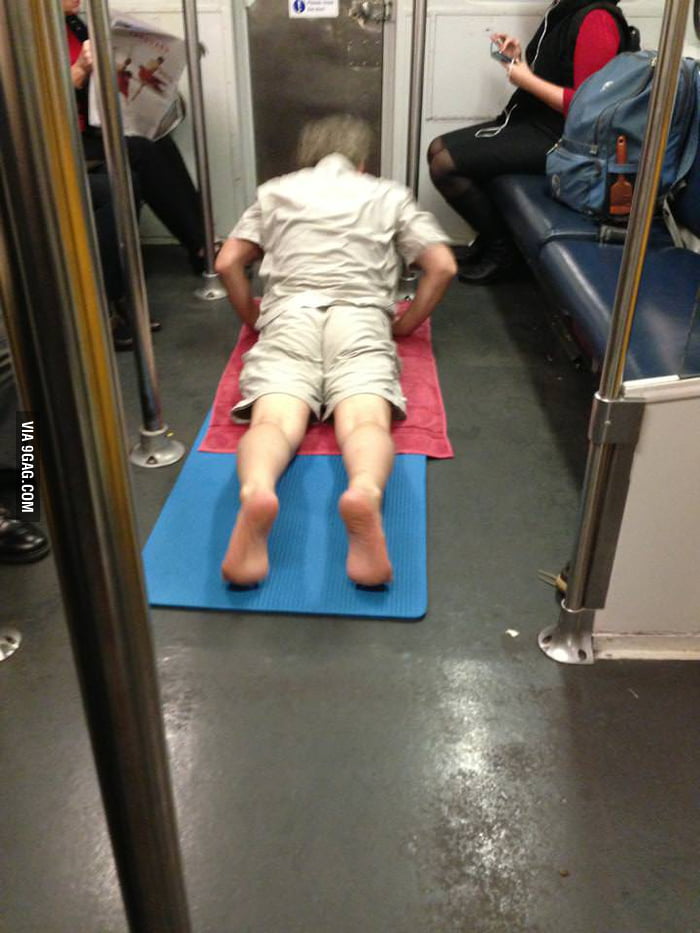 Training on the train so he can train while he trains - 9GAG