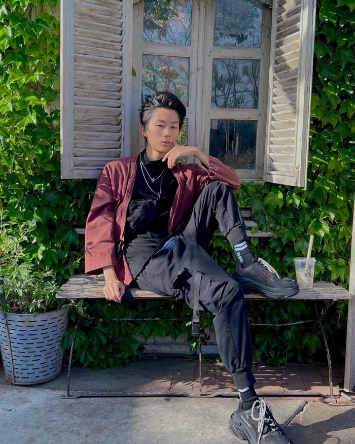 Overdressed for the weather - 9GAG