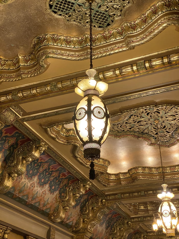 Gas Mask Lamp - 9GAG