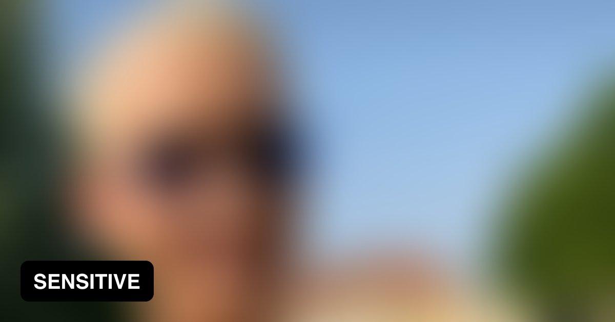 Anike Ekina - no bra - 9GAG