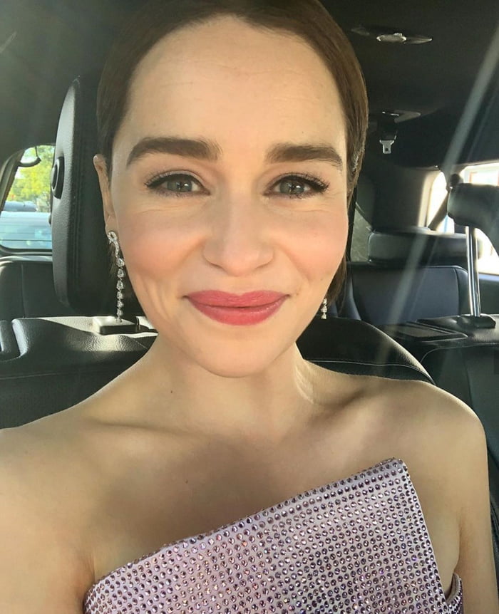 Emilia Clarke's smile - 9GAG