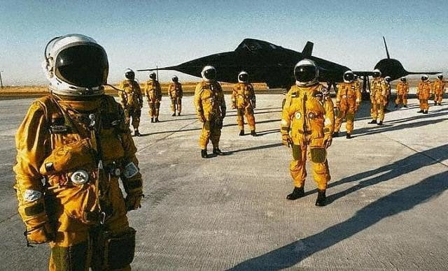 Blackbird pilots in front of an SR-71. - 9GAG