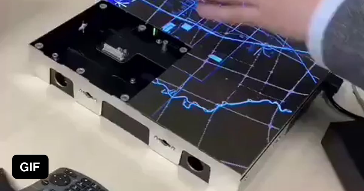 Snap together TV screen - 9GAG