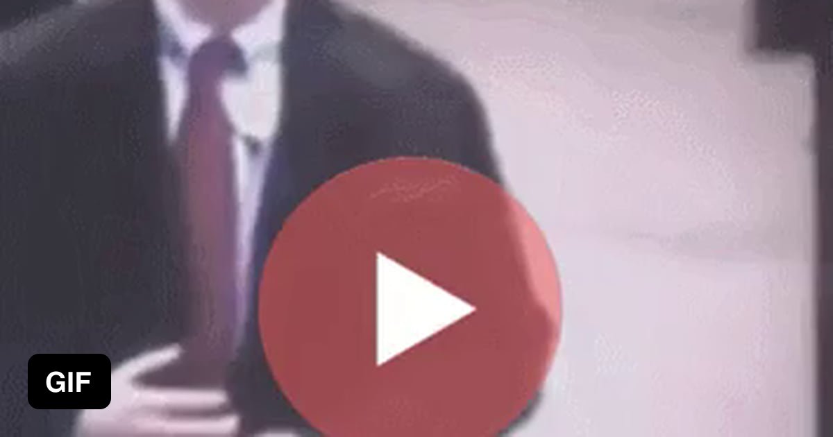 Trumps bodyguard has some kind of fake hands - 9GAG