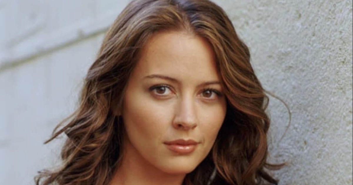 Amy Acker - 9GAG