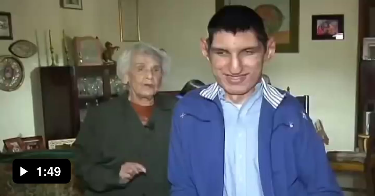 Giant with insane deep voice - 9GAG