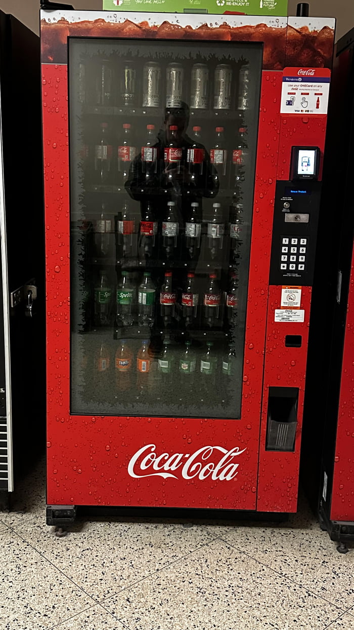 This vending machine that doesn’t display prices. It’s $6.50 a drink. - 9GAG