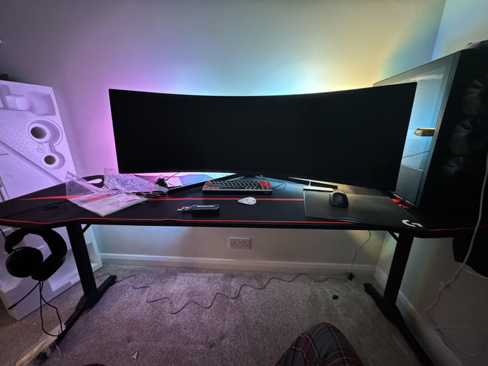 New desk set up - 9GAG