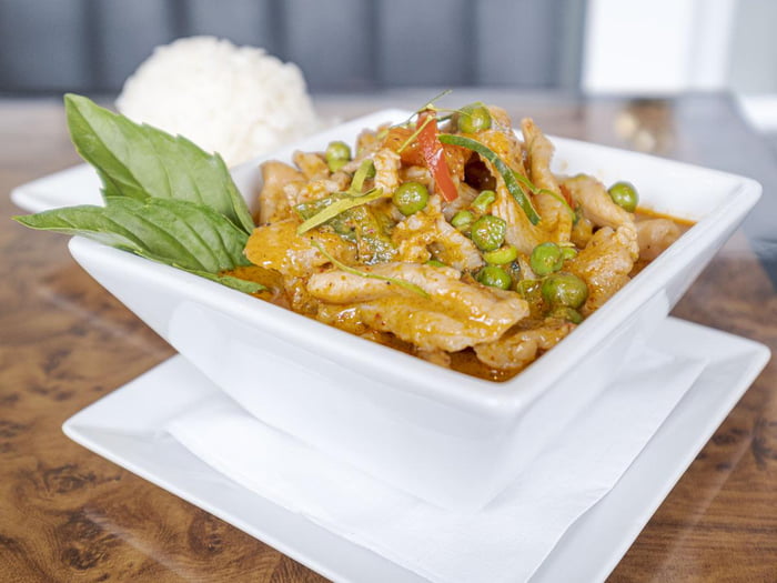 Panang currry w/ chicken - 9GAG