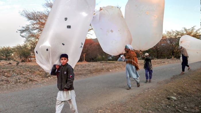 How gas is transported in Pakistan. - 9GAG