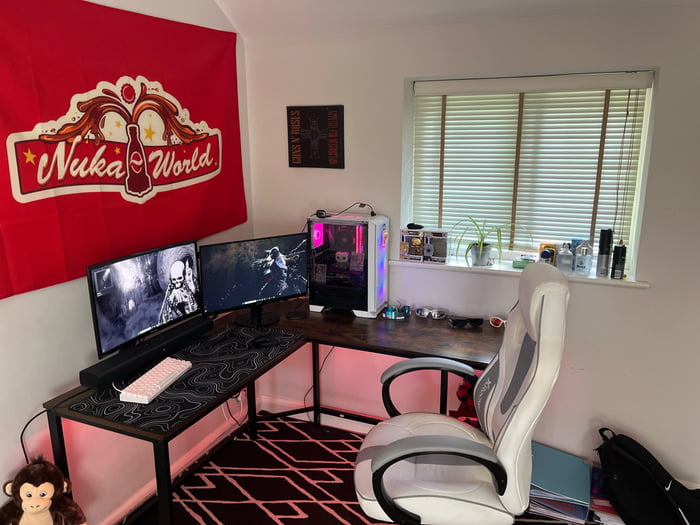 New updated setup - 9GAG