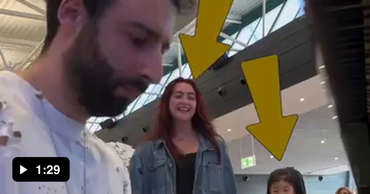 She is incredibly talented!! - 9GAG