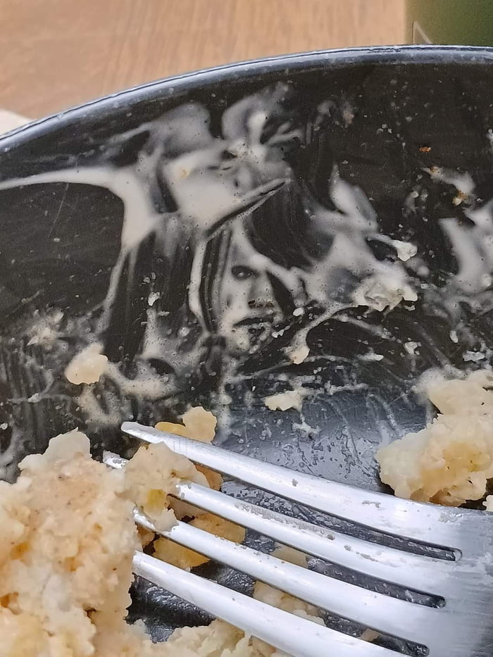 I was eating, then I saw Danzig staring at me - 9GAG