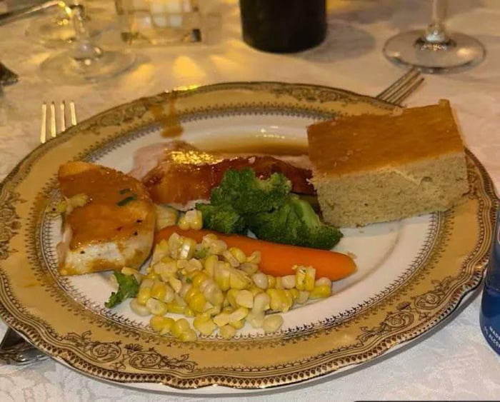 The Thanksgiving food that Trump served at Mar-A-Lago last night - 9GAG