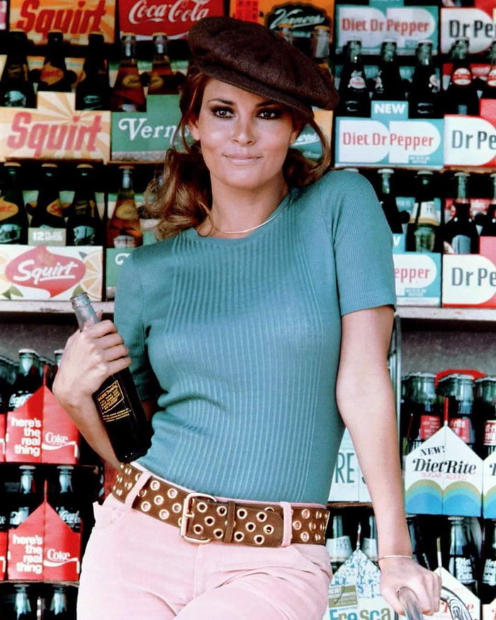 Raquel Welch 1960s 9gag 8592