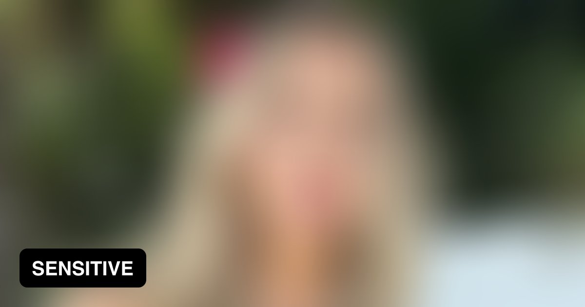 Love it when they touch! - 9GAG